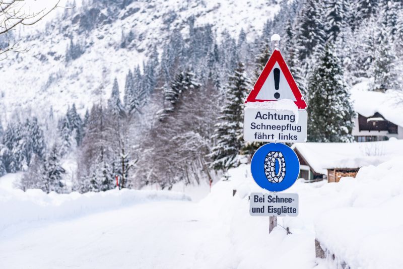 Rules for Winter Tyres and Snow Chains in Austria and Switzerland